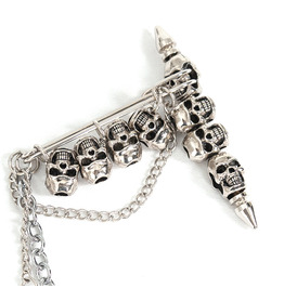 Gothic Silver Skulls Loose Chain Brooch | RebelsMarket